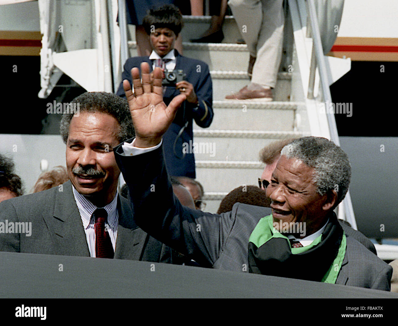 Washington, DC. 24th June, 1990 Nelson Mandela and wife Winnie arrive ...