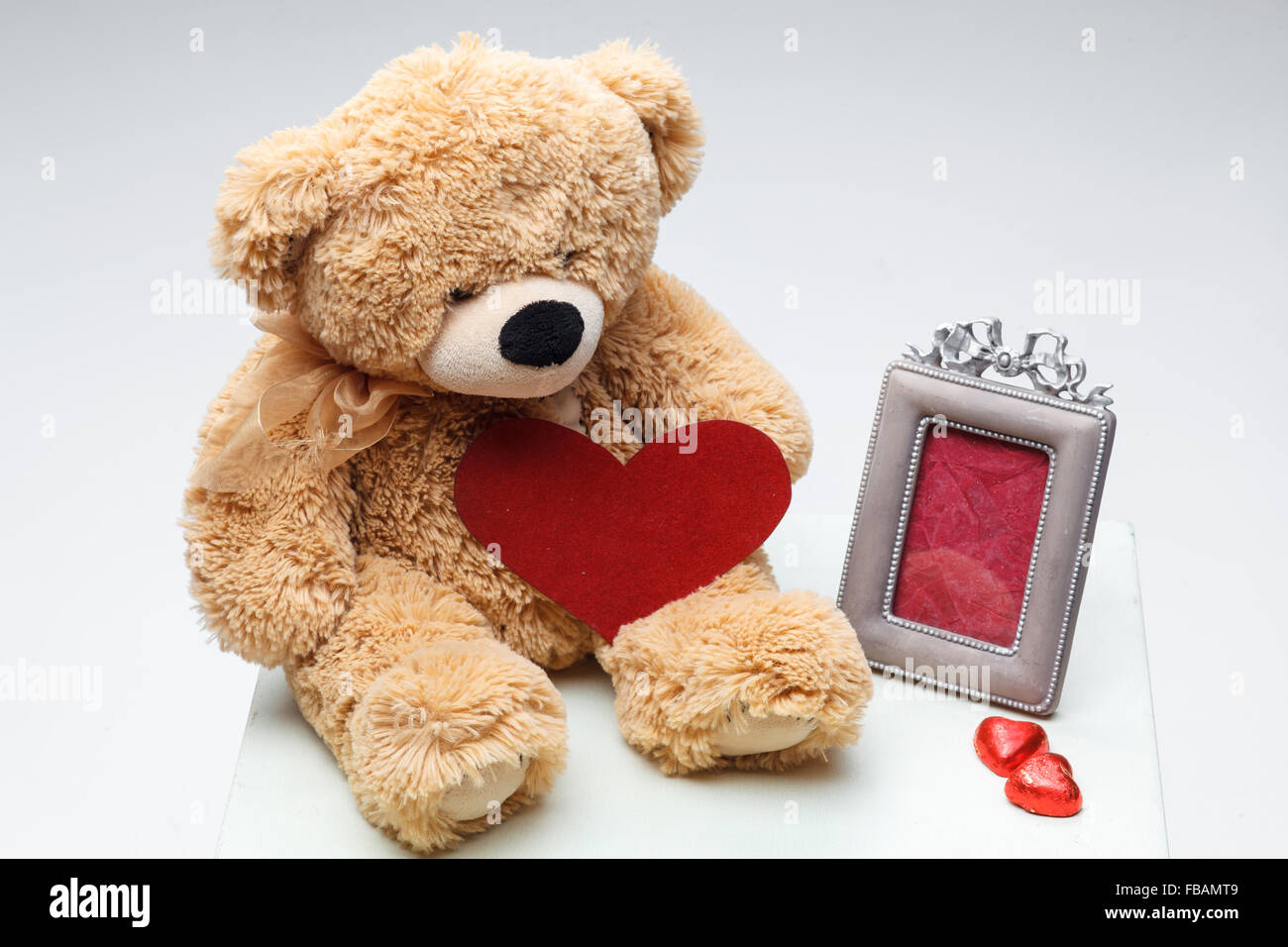 Teddy Bears couple with red heart. Valentines Day concept Stock Photo ...