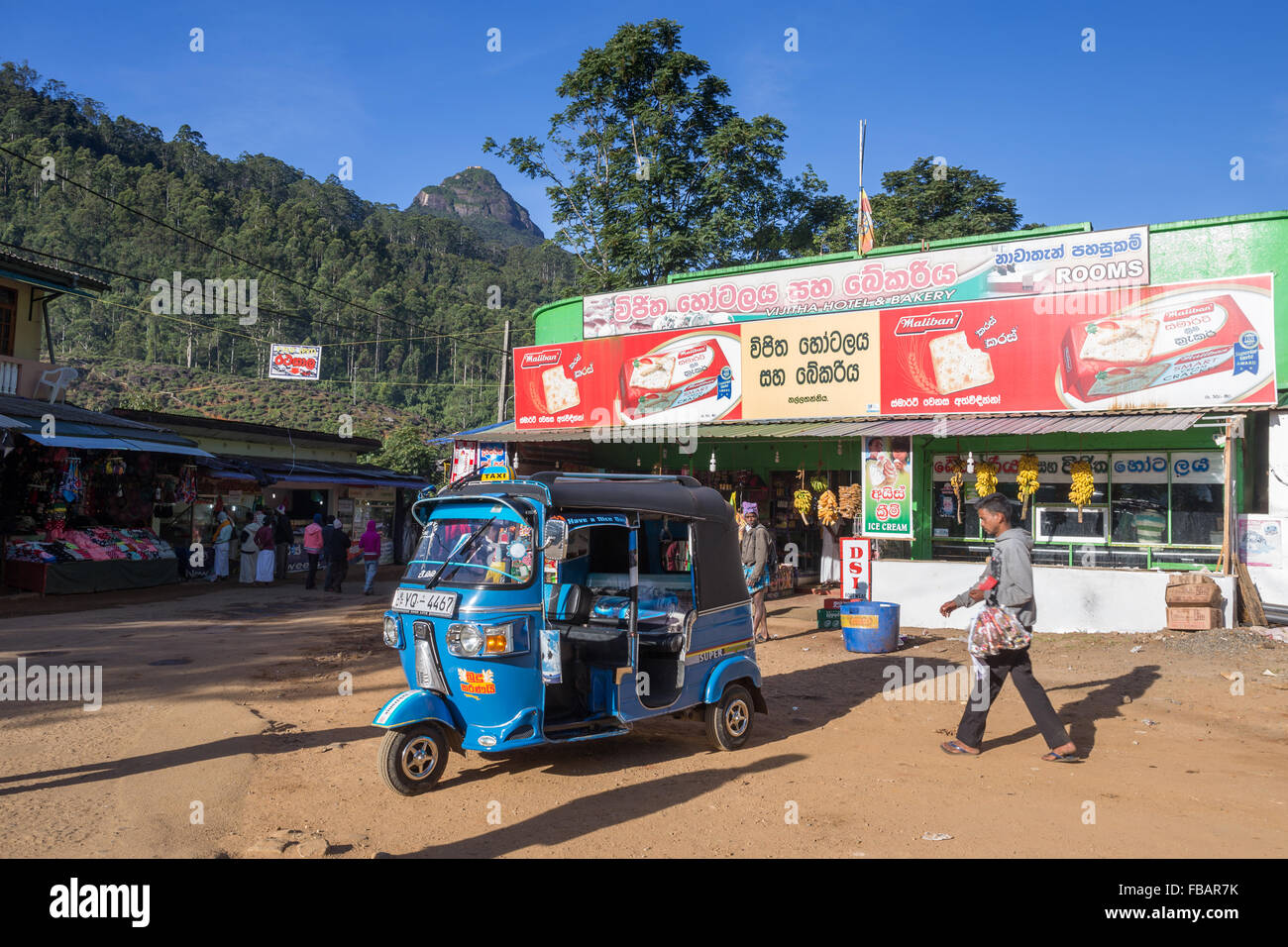 Indian poor shopkeeper High Resolution Stock Photography and Images - Alamy