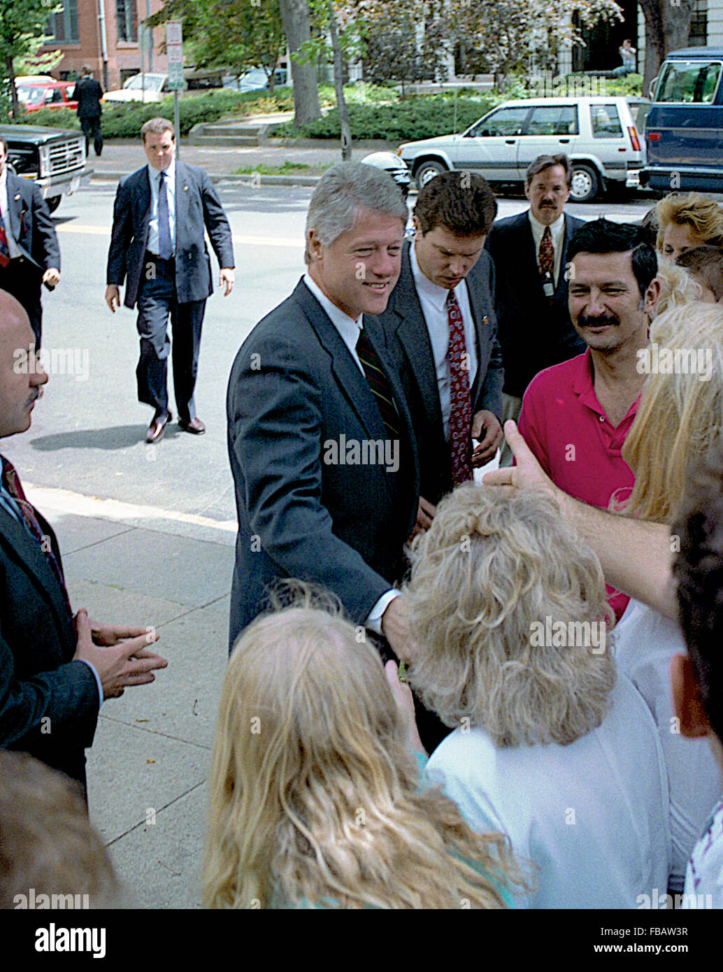 President clinton shaking hands hi-res stock photography and images - Alamy