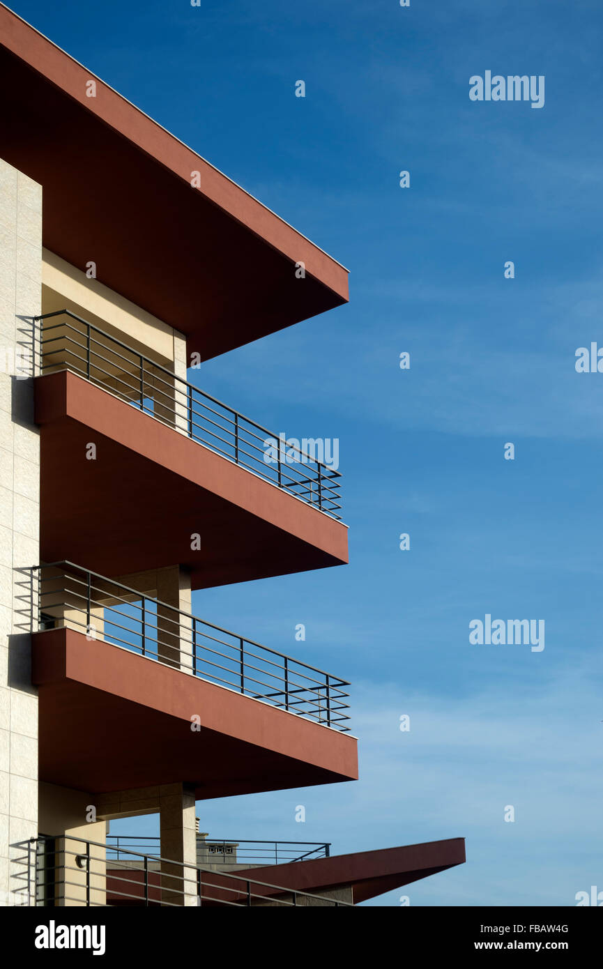 Exterior luxury block flats hi-res stock photography and images - Alamy