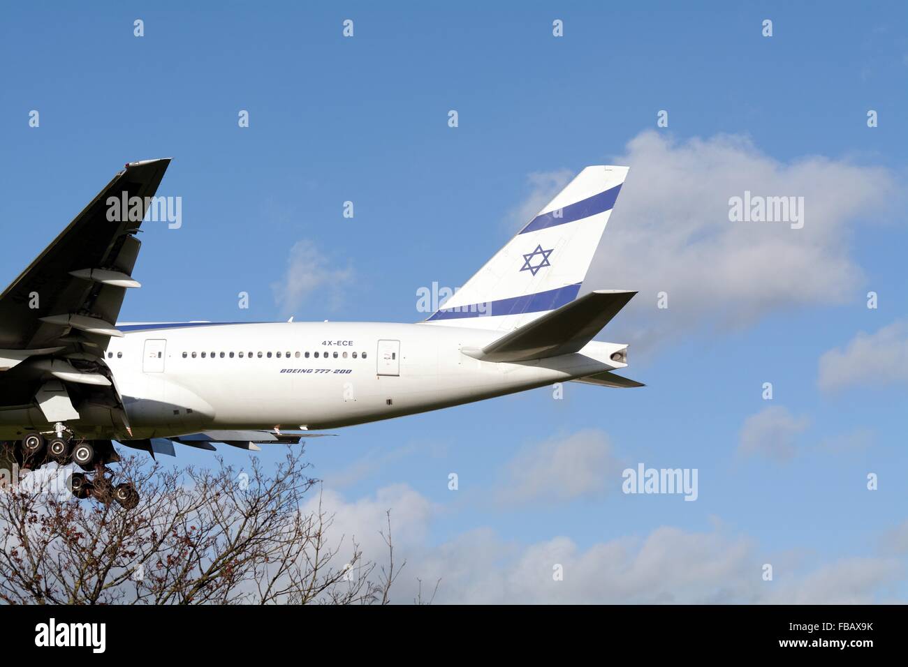 Israel Airline passenger jet landing at Heathrow London Stock Photo - Alamy