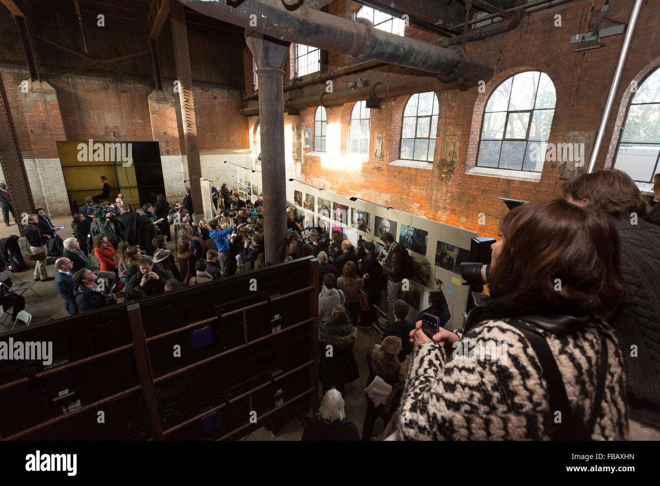 US photographer, Annie Leibovitz unveils her new exhibition 'Women: New ...