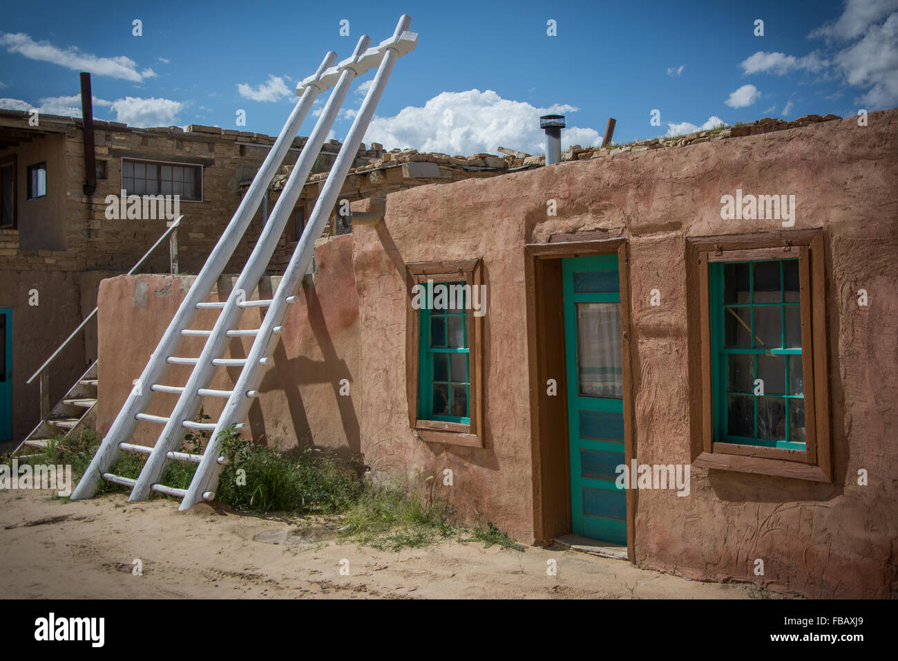 Pueblo houses hi-res stock photography and images - Alamy