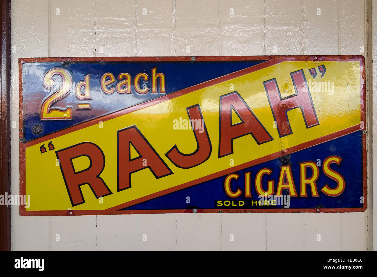 Old advertising sign at Sheffield Park Station Stock Photo - Alamy