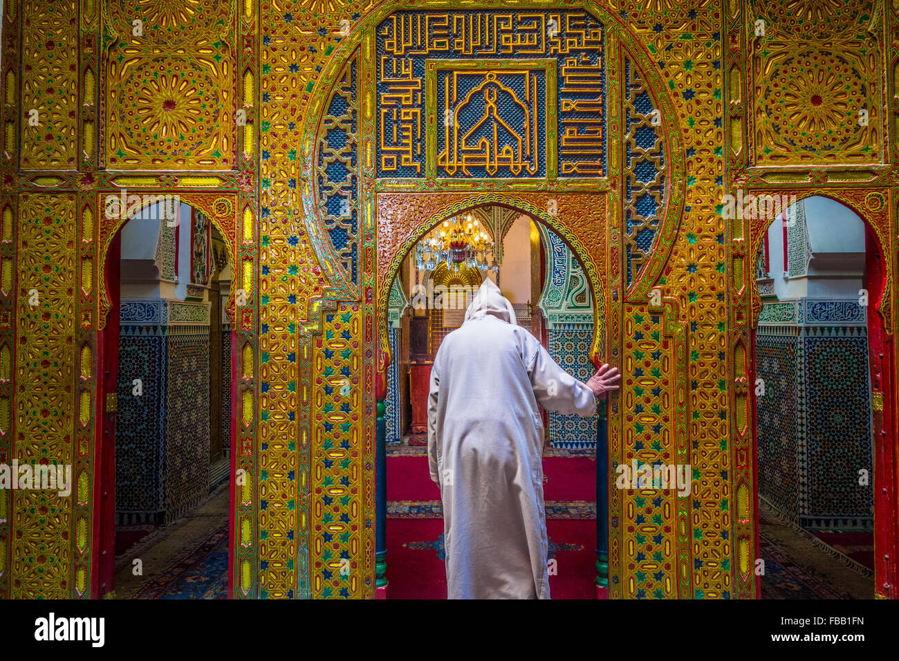 Man entering mosque hi-res stock photography and images - Alamy