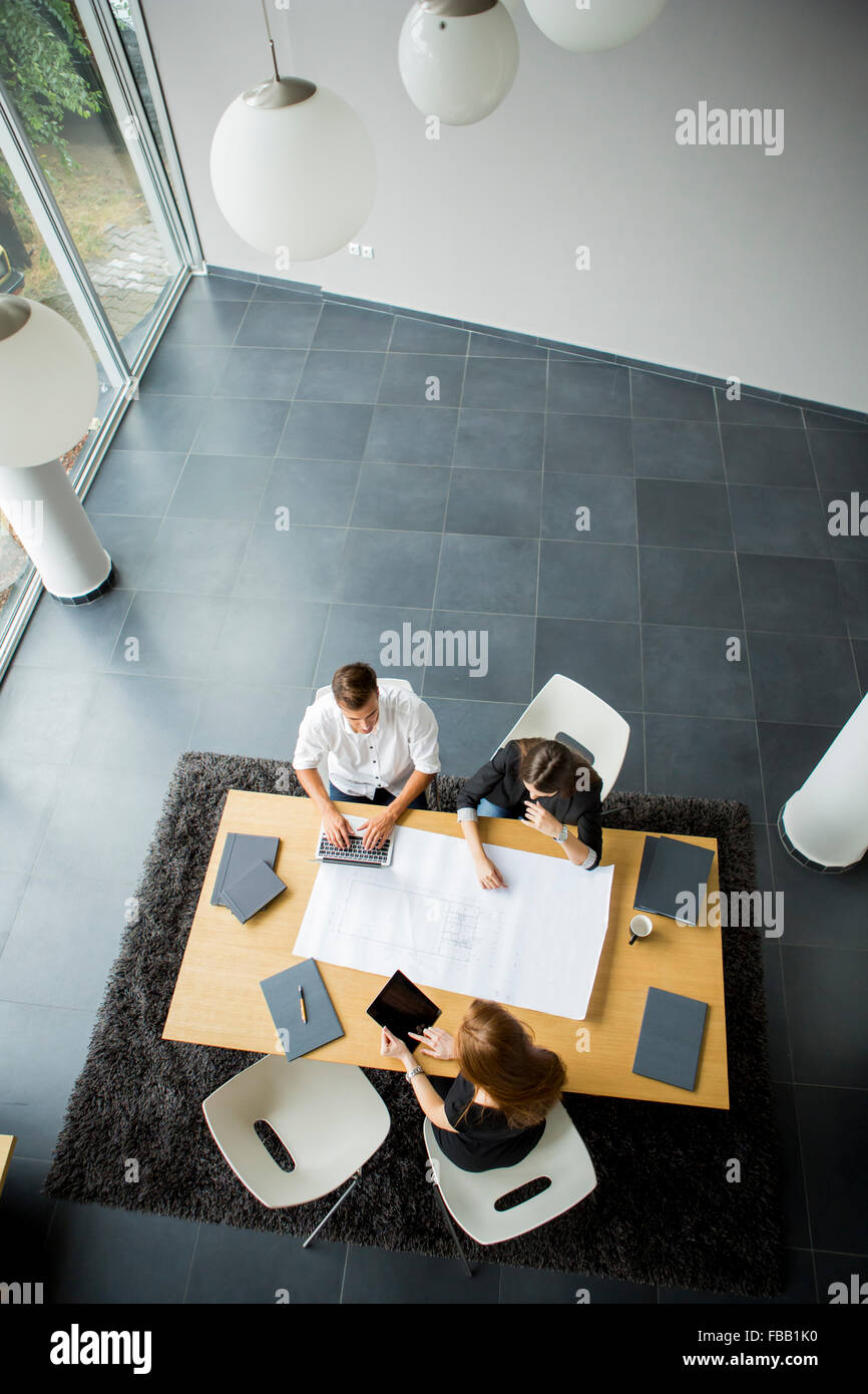 Teamwork in the office Stock Photo - Alamy