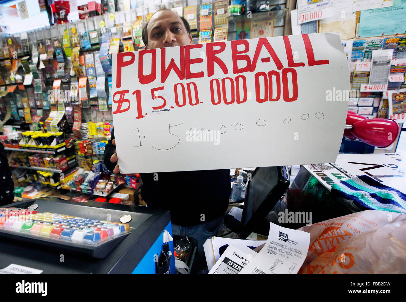 Powerball sign hi-res stock photography and images - Alamy