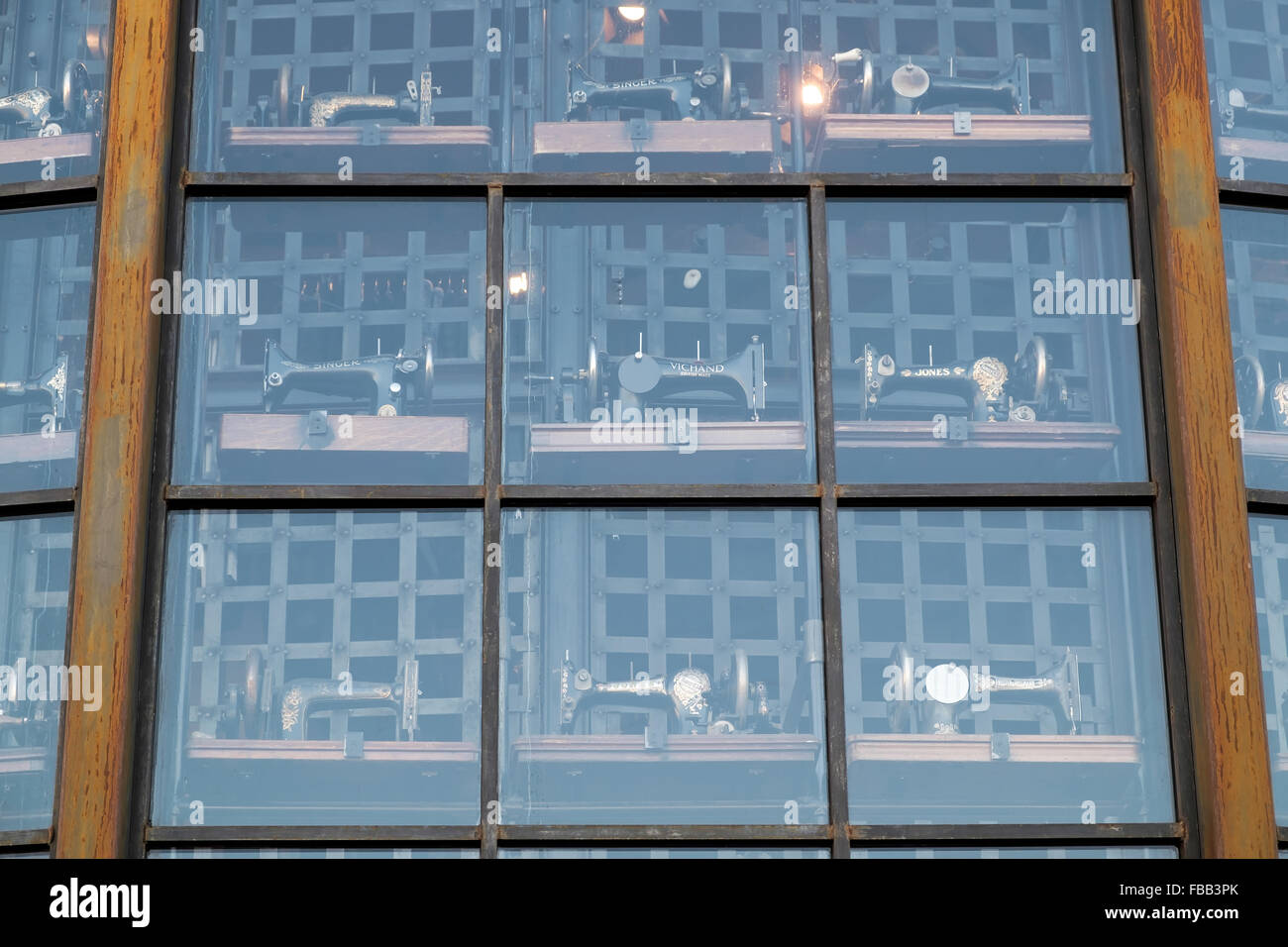 Camden lock in winter hi-res stock photography and images - Alamy