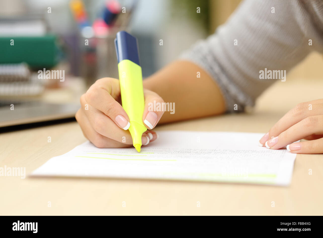 Girl under desk hi-res stock photography and images - Alamy