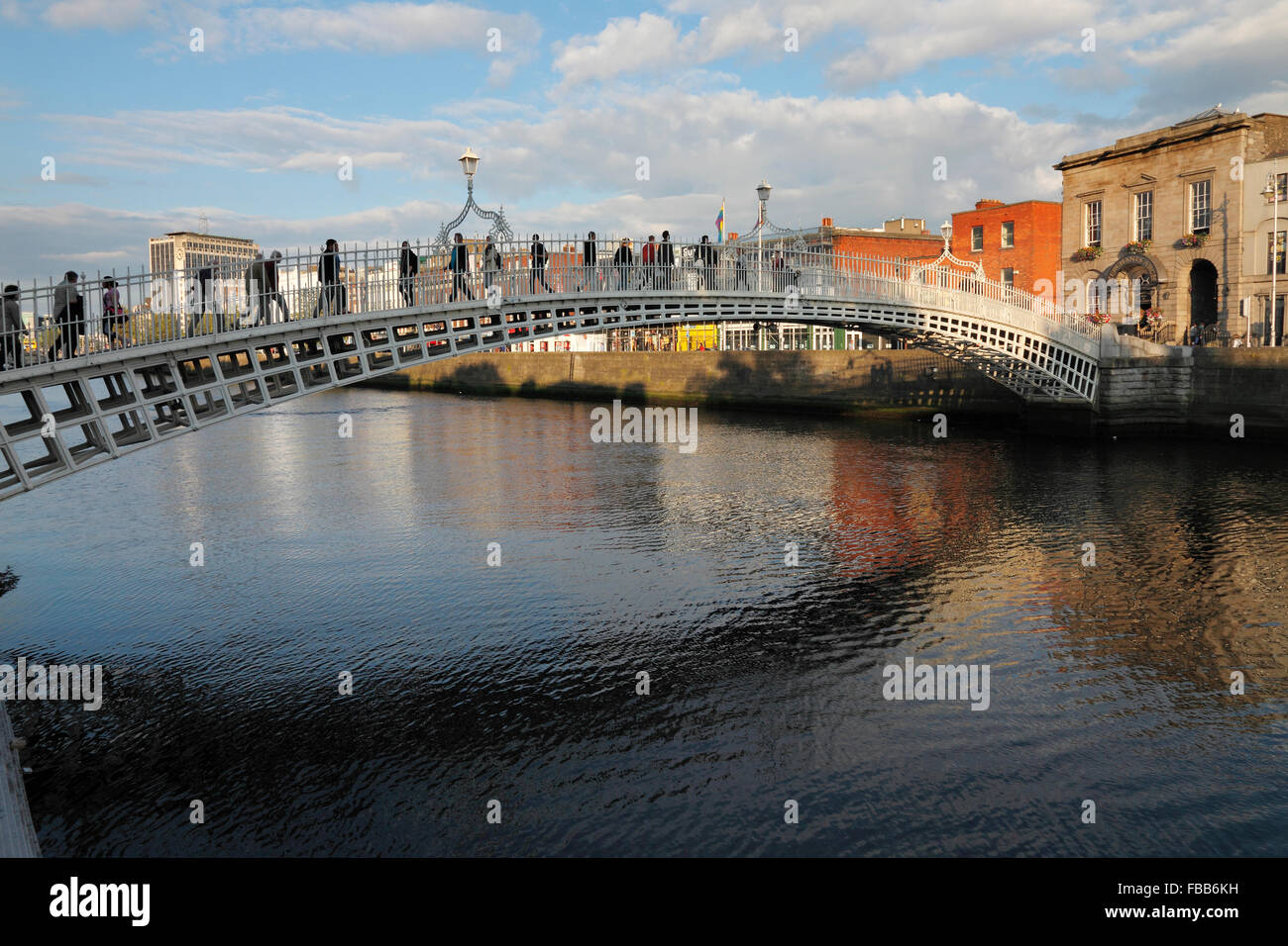 Half penny bridges hi-res stock photography and images - Alamy