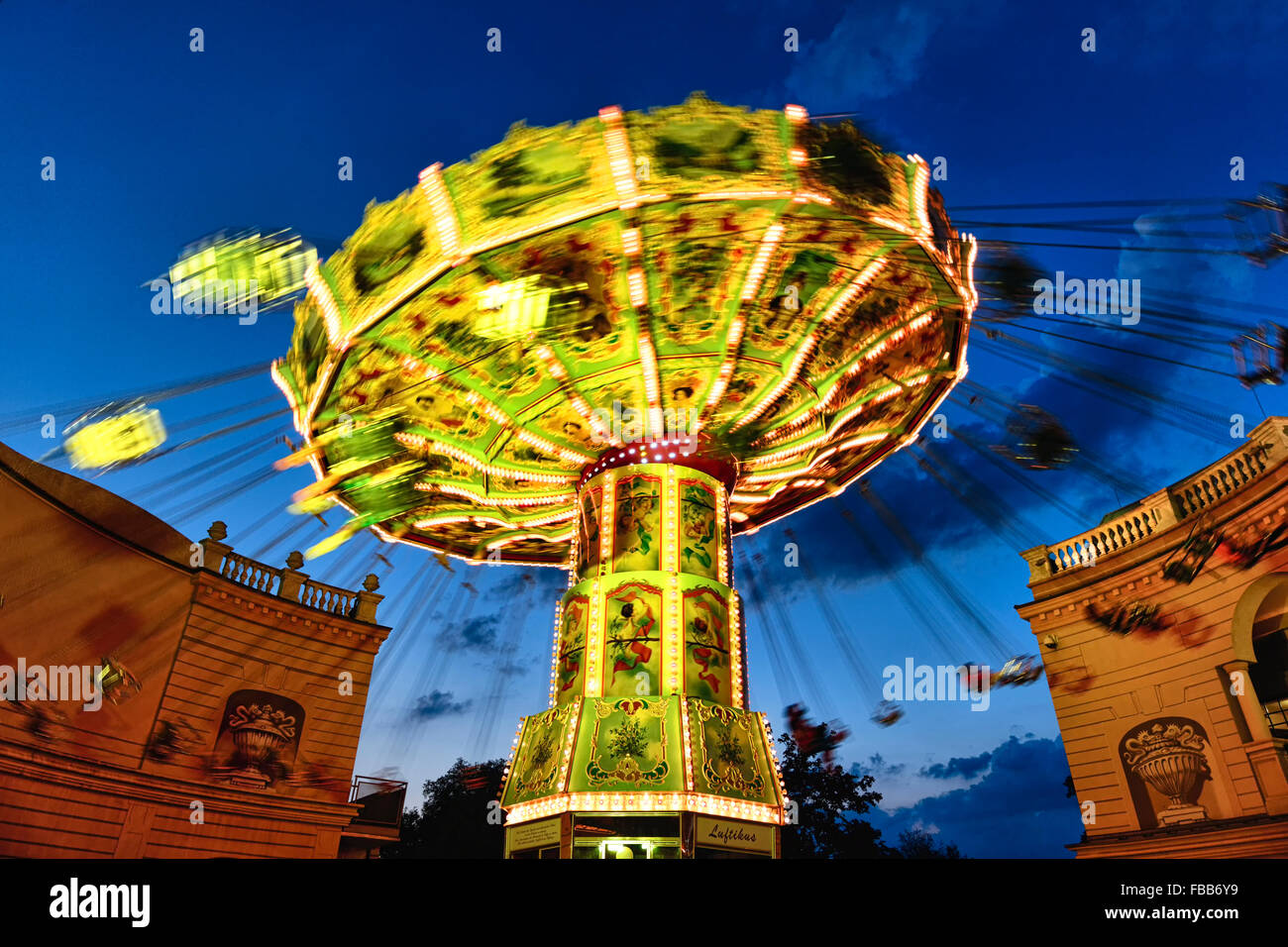 Motion swing hi-res stock photography and images - Alamy