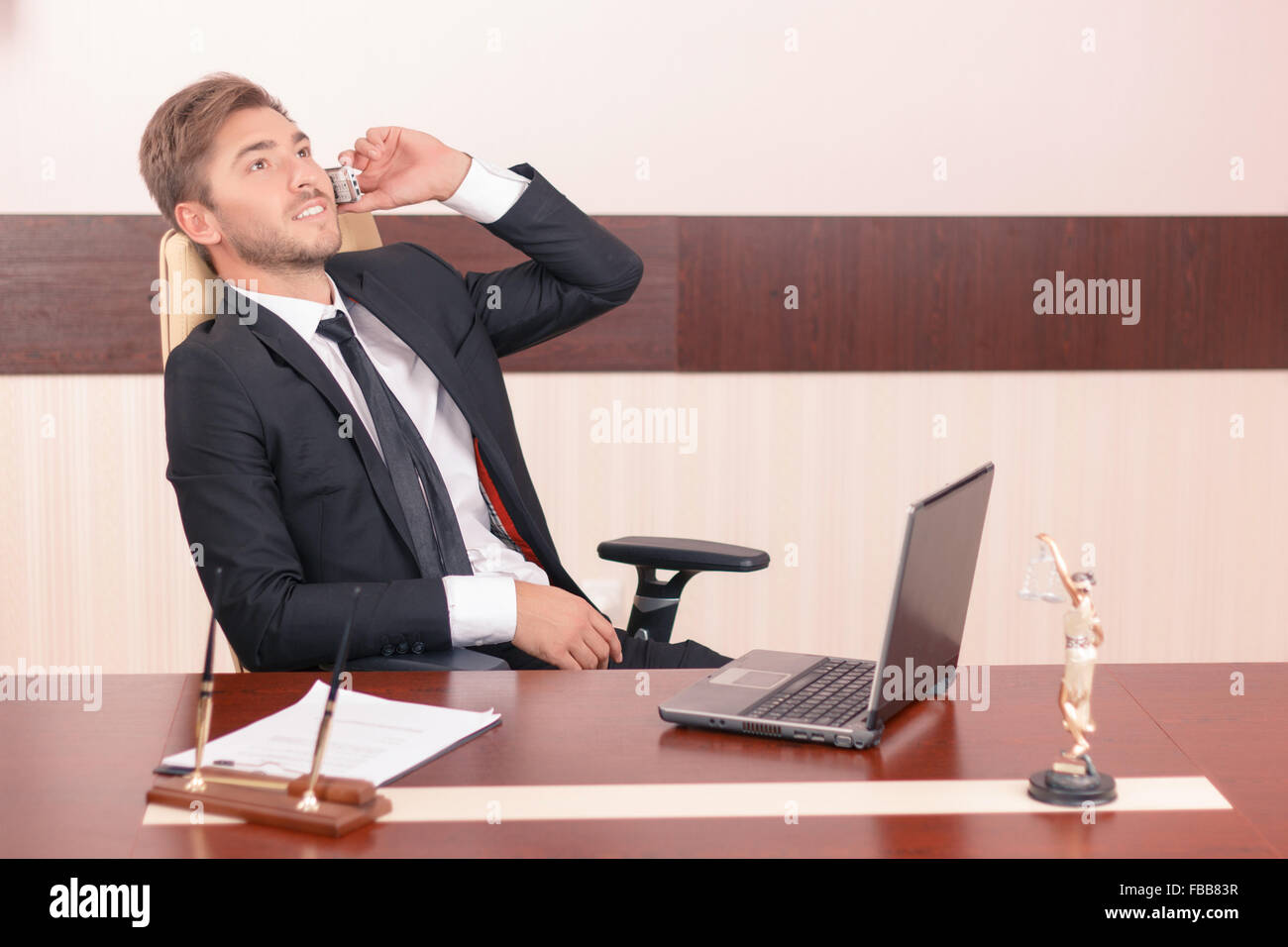 Lawyer mobile hi-res stock photography and images - Alamy