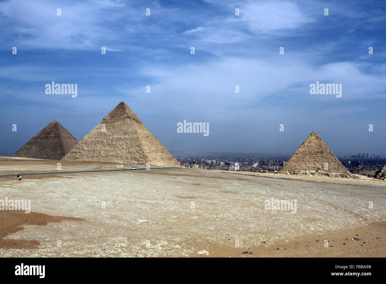 Egypt pyramids blue sky hi-res stock photography and images - Alamy