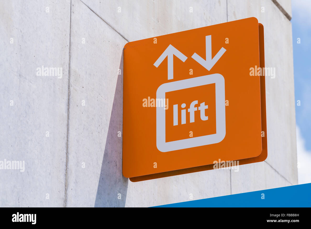 Elevator sign hi-res stock photography and images - Alamy