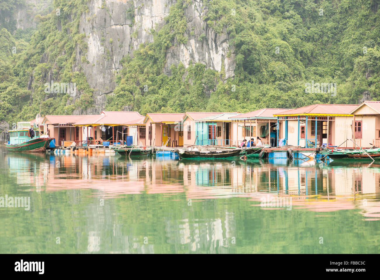 Floating fishing village, Halong Bay, Vietnam Stock Photo - Alamy