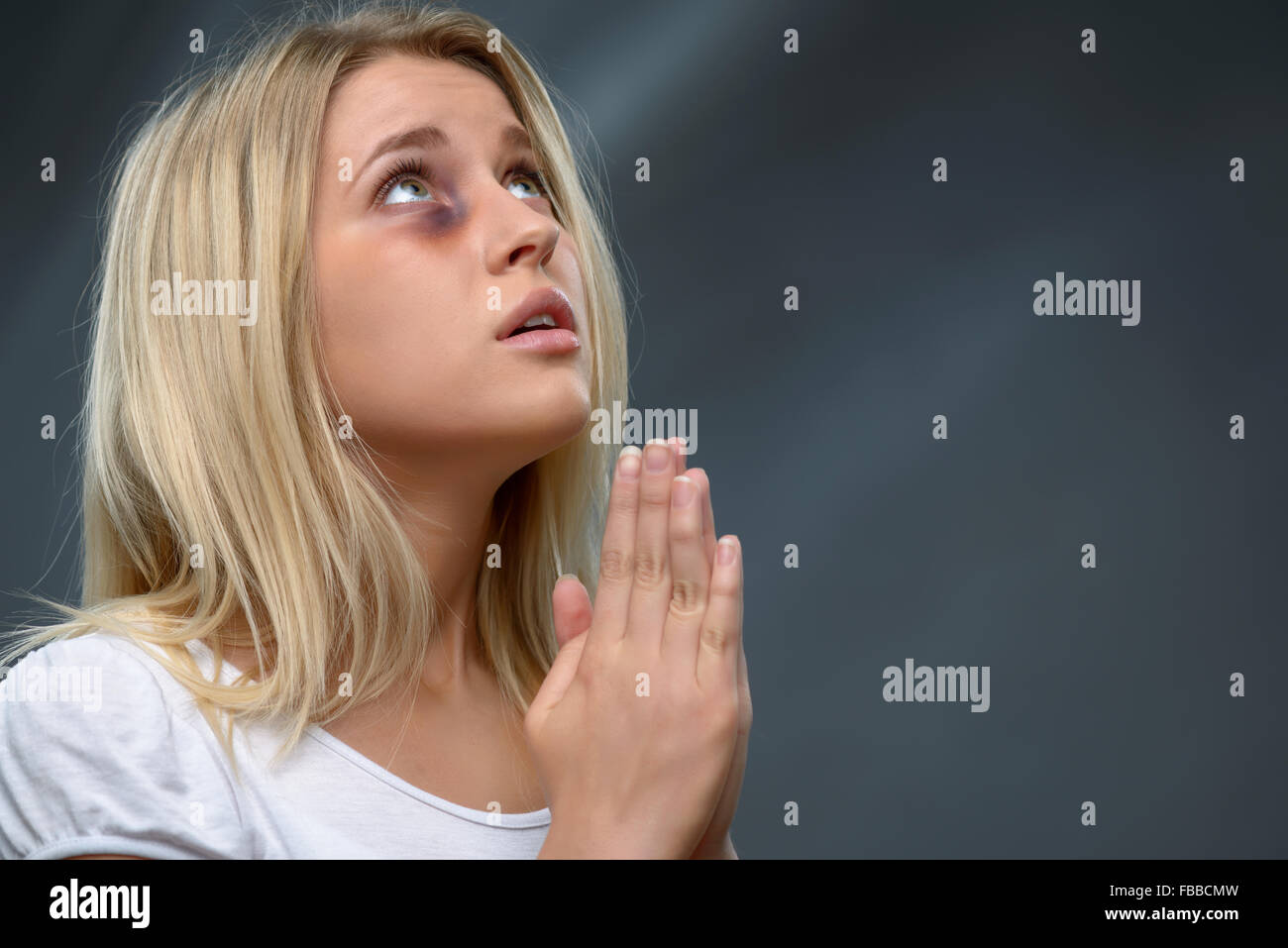 Girl begging hi-res stock photography and images - Alamy