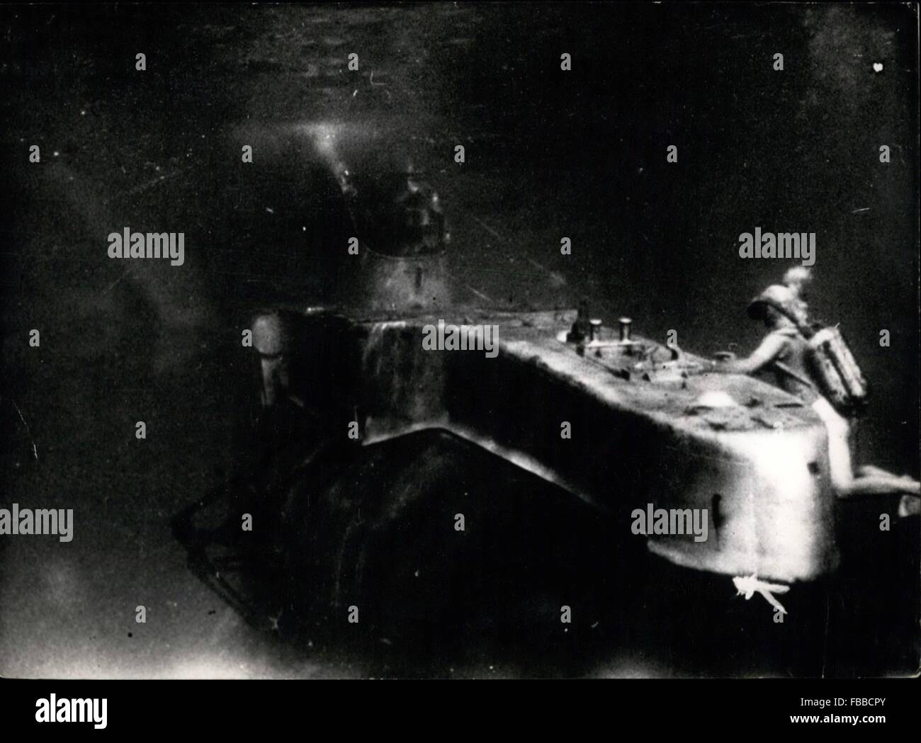 1980 - French Bathyscape reaches 50 meters depth at trial - frogman can ...