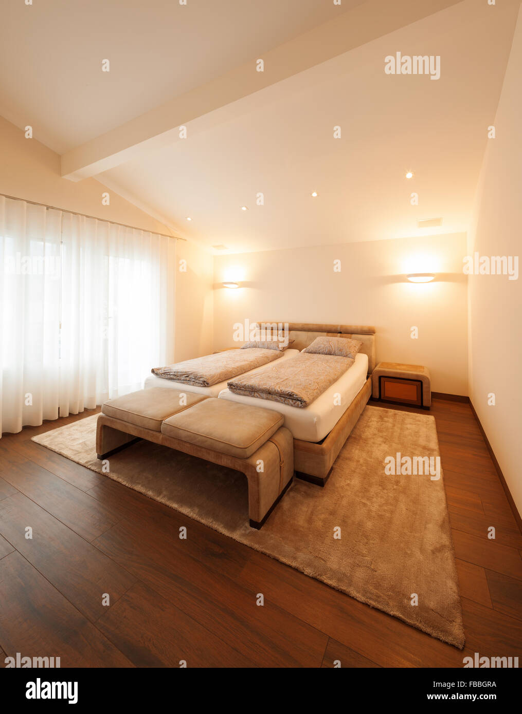 Inside interior indoor structure hi-res stock photography and images ...