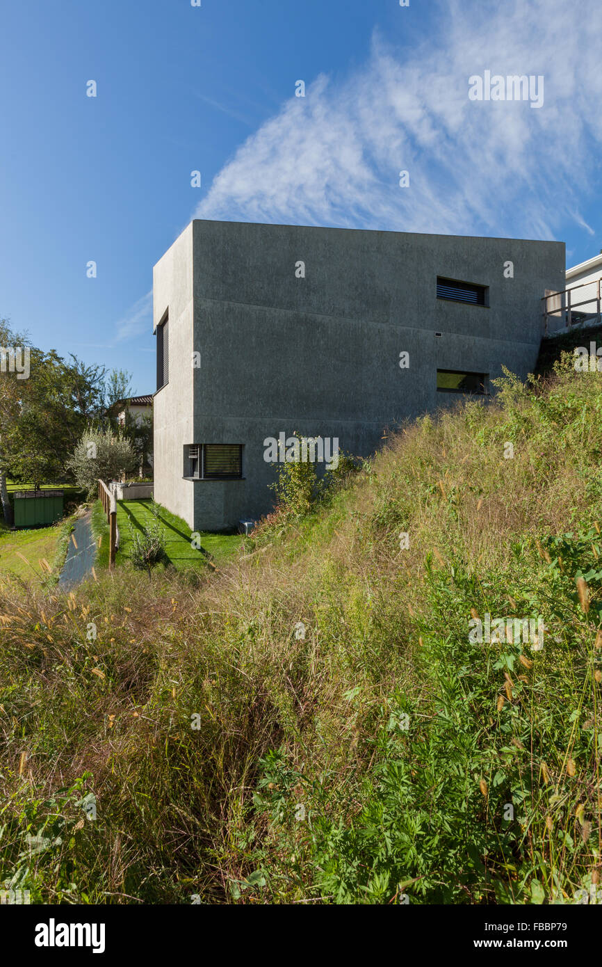 Modern house, minimalist square concrete Stock Photo - Alamy