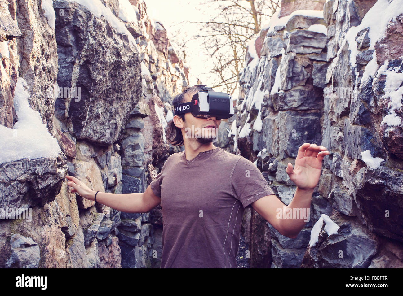 Virtual reality addiction hi-res stock photography and images - Alamy