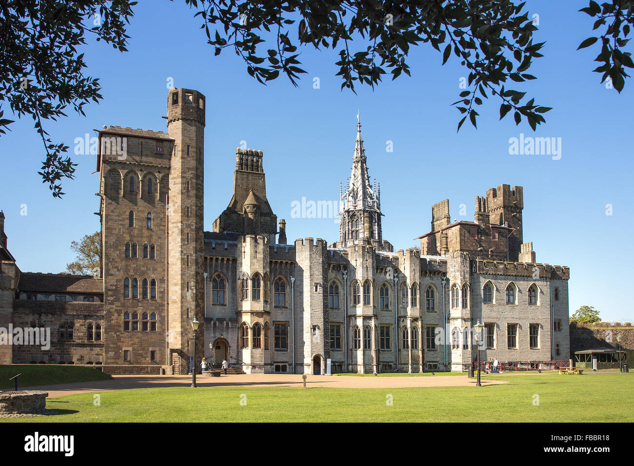 Cardiff castle hi-res stock photography and images - Alamy