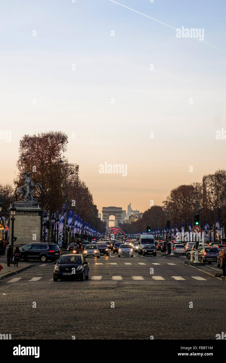 Arc de triomphe boulevard hi-res stock photography and images - Alamy