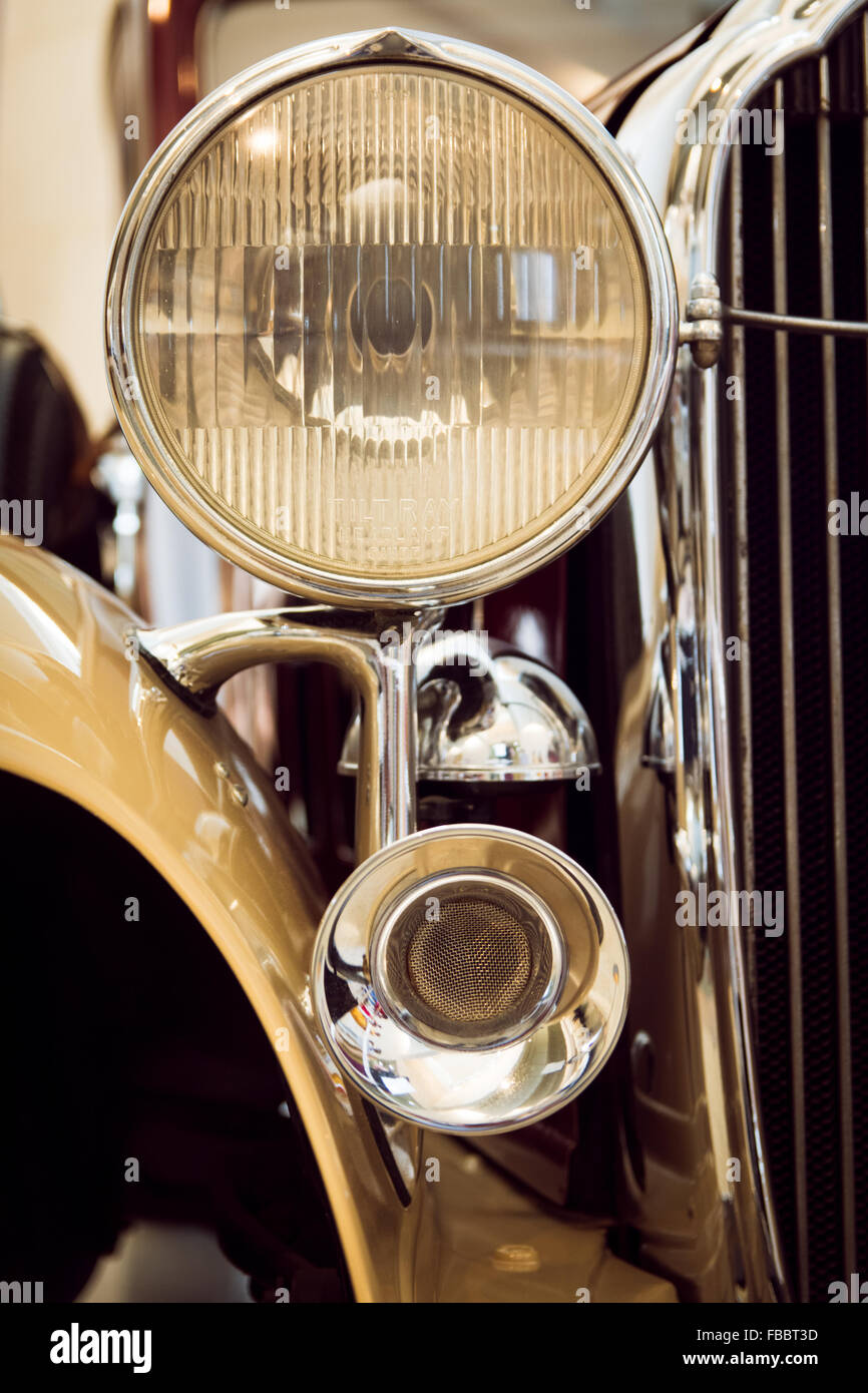 Front view of headlights of vintage old car Stock Photo - Alamy