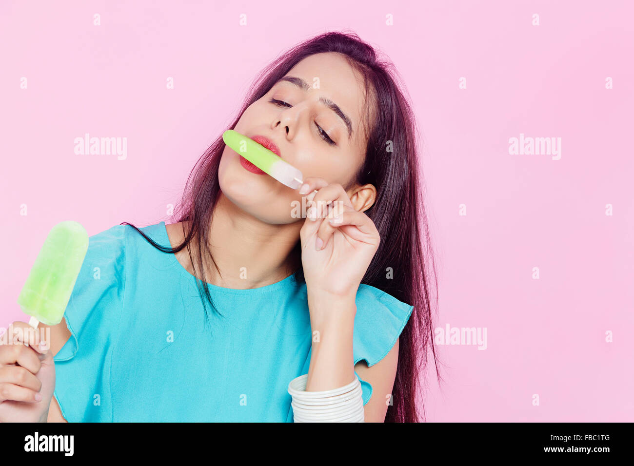 Ladies eat ice cream hi-res stock photography and images - Alamy