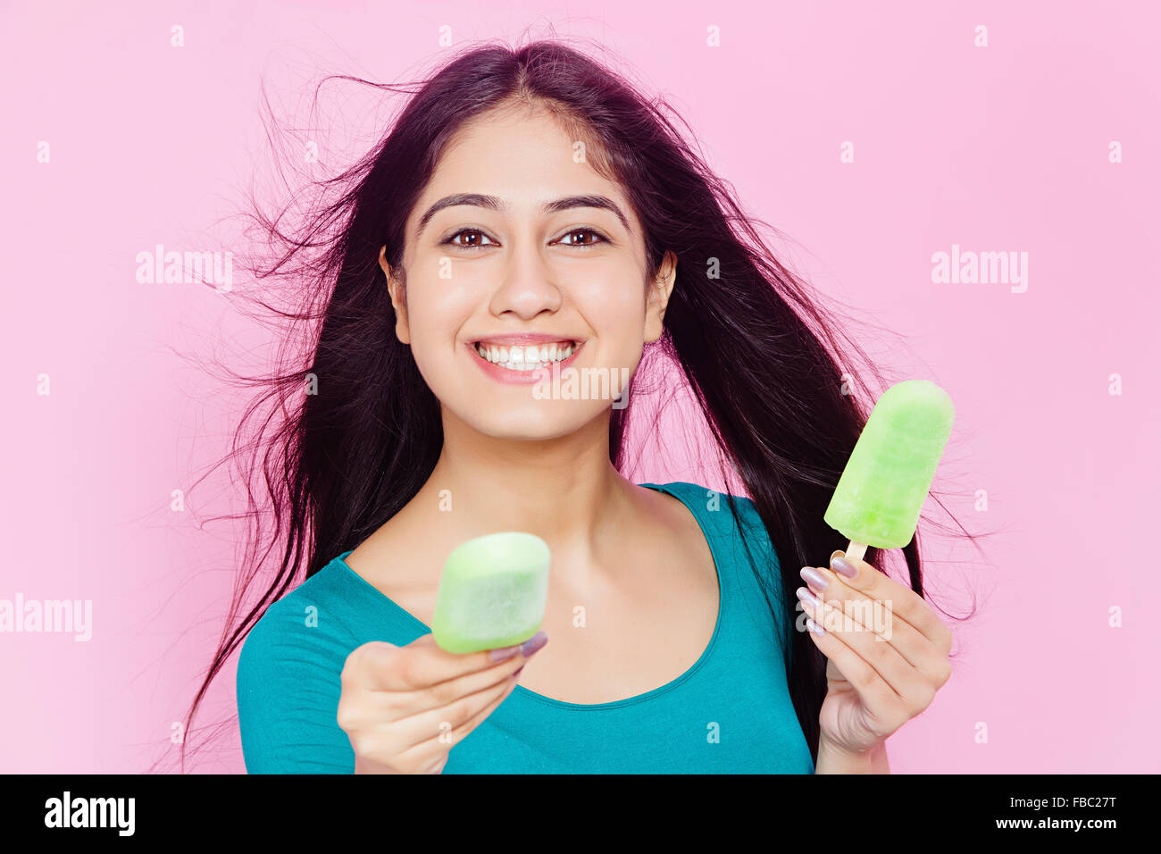 1 indian Young Woman giving Ice Cream Stock Photo - Alamy 1 indian Young Woman giving Ice Cream Stock Photo - Alamy