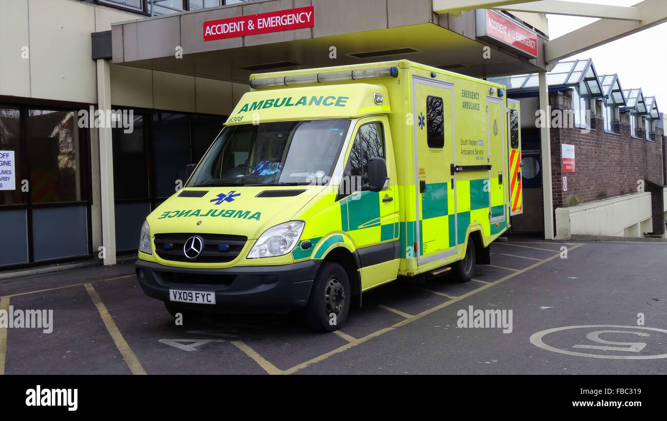 Mercedes ambulance hi-res stock photography and images - Alamy