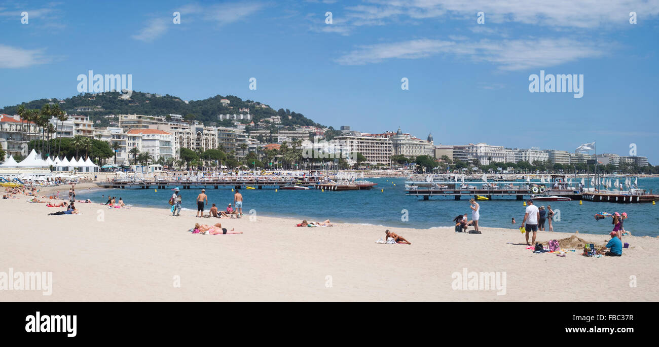 Cannes beach hi-res stock photography and images - Alamy