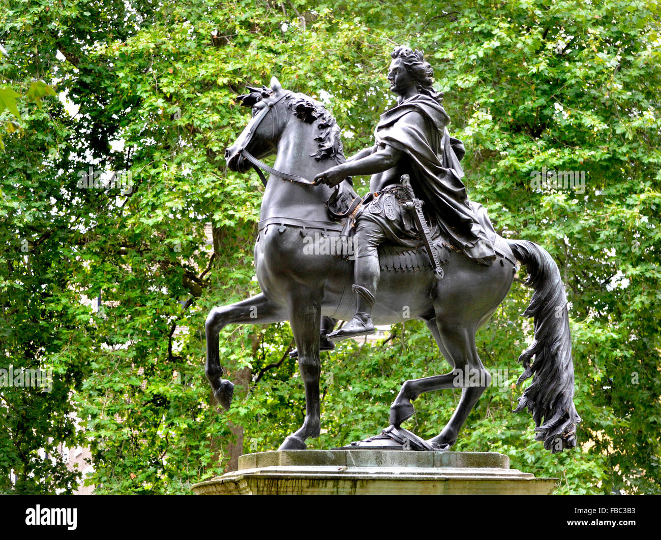 William iii of orange statue hi-res stock photography and images - Alamy