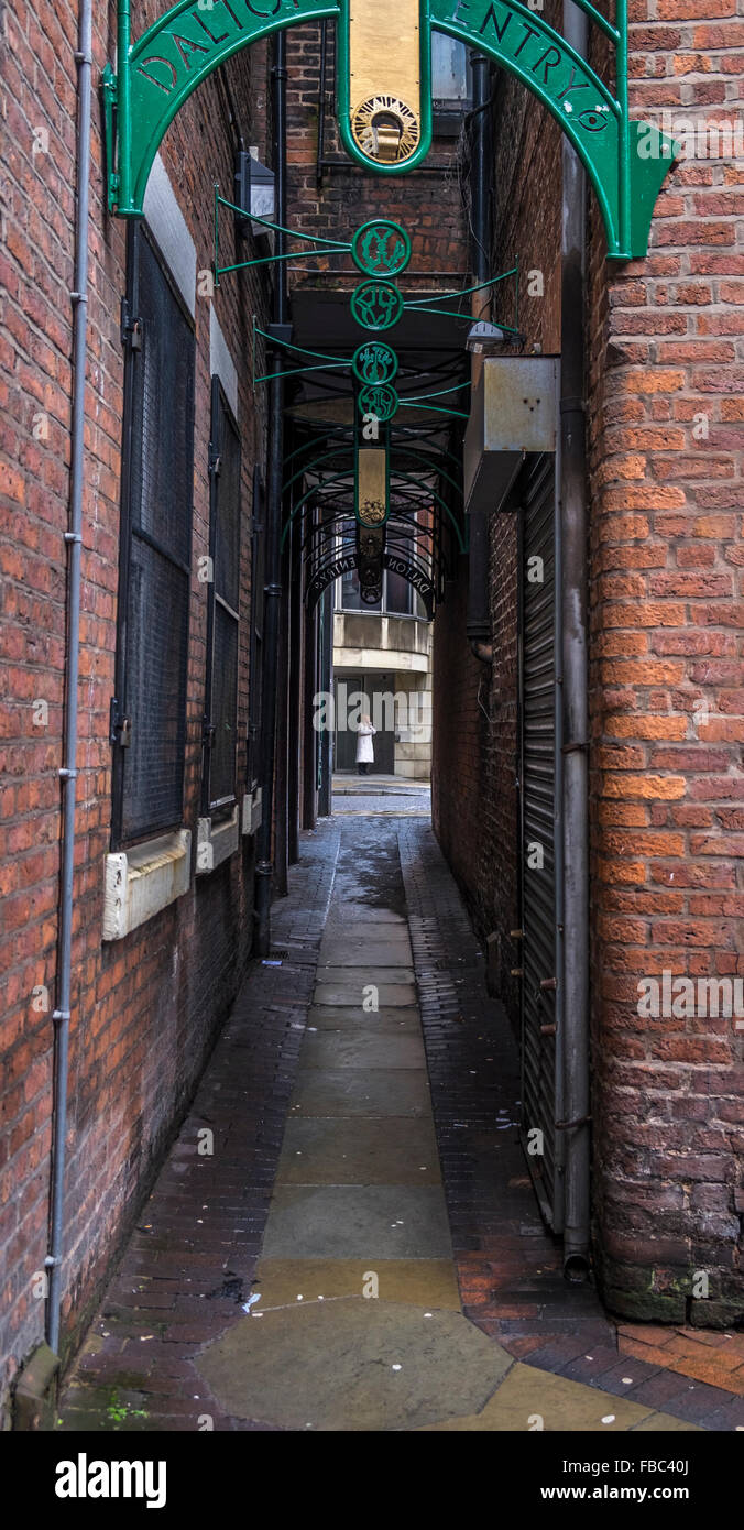 Narrow passageway between two large buildings Stock Photo - Alamy Narrow passageway between two large buildings Stock Photo - Alamy