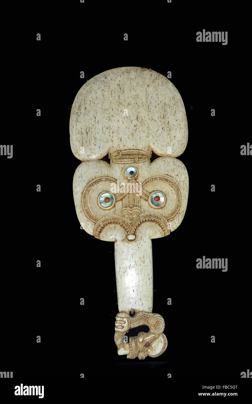 Maori close combat fighting weapons hi-res stock photography and images ...