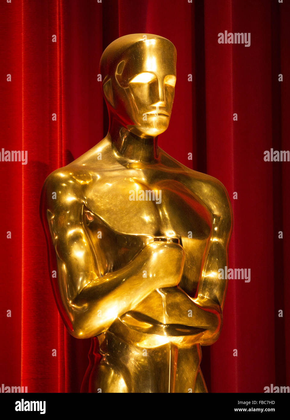 Los Angeles, California, USA. 14th Jan, 2016. A larger than life Oscar ...