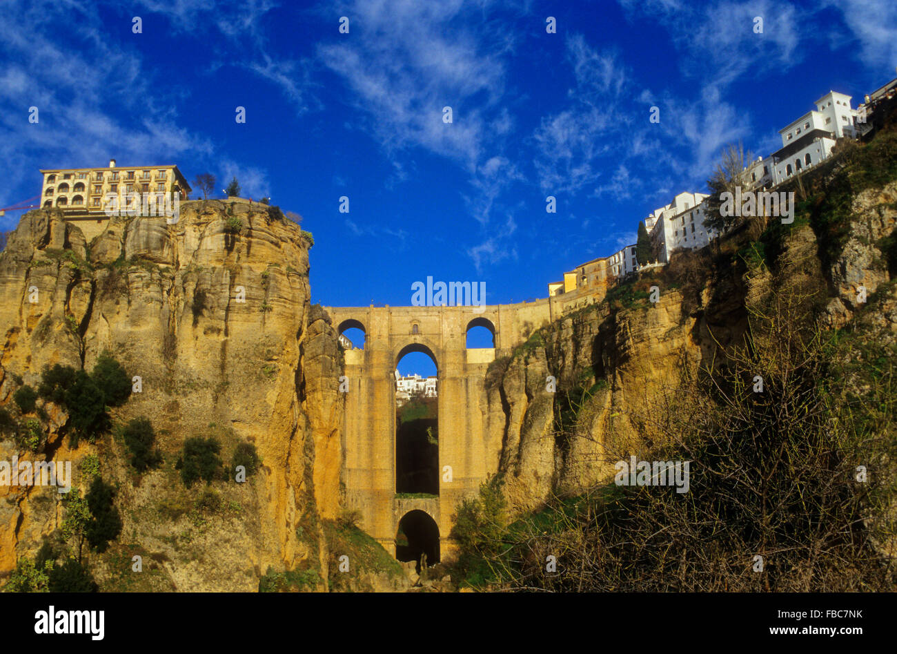 Puente nuevo new bridge on tajo gorge ronda malaga province hi-res ...