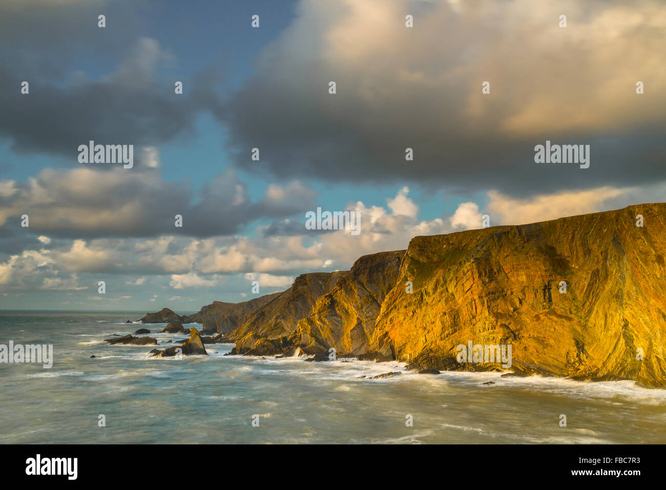 Hartland quay swimming hi-res stock photography and images - Alamy