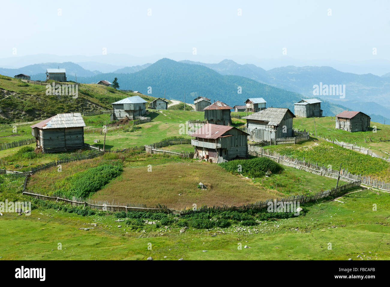 Georgien, Adscharien, am Goderdzi Pass, Almhäuser Stock Photo - Alamy