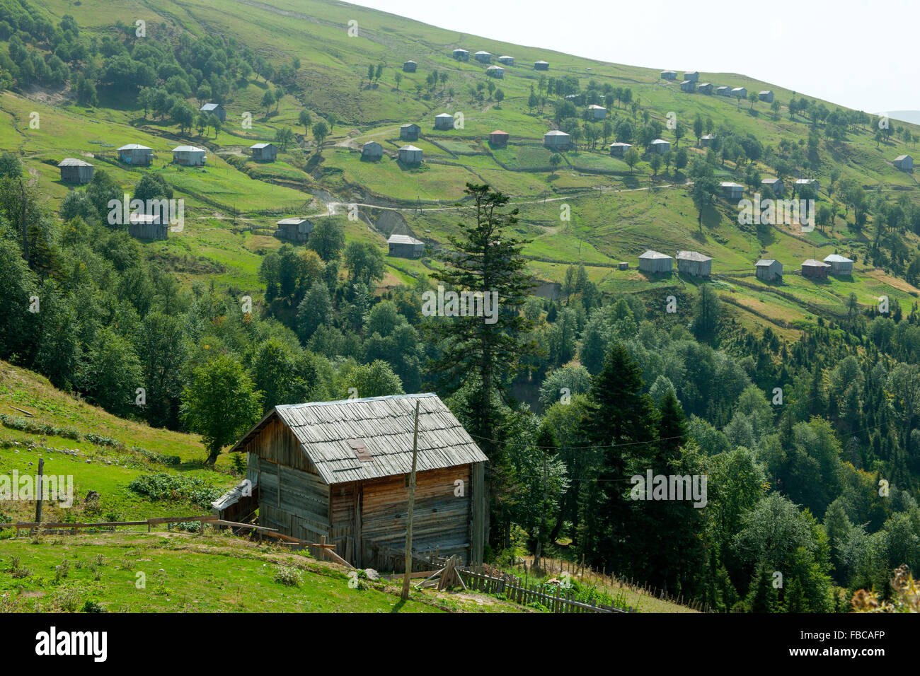 Georgien, Adscharien, am Goderdzi Pass, Almhäuser Stock Photo - Alamy