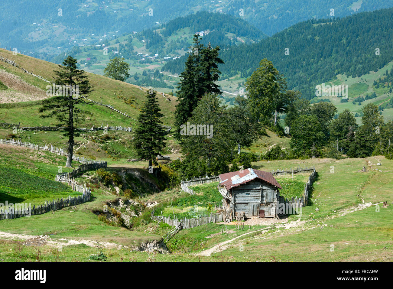 Georgien, Adscharien, am Goderdzi Pass, Almhäuser Stock Photo - Alamy