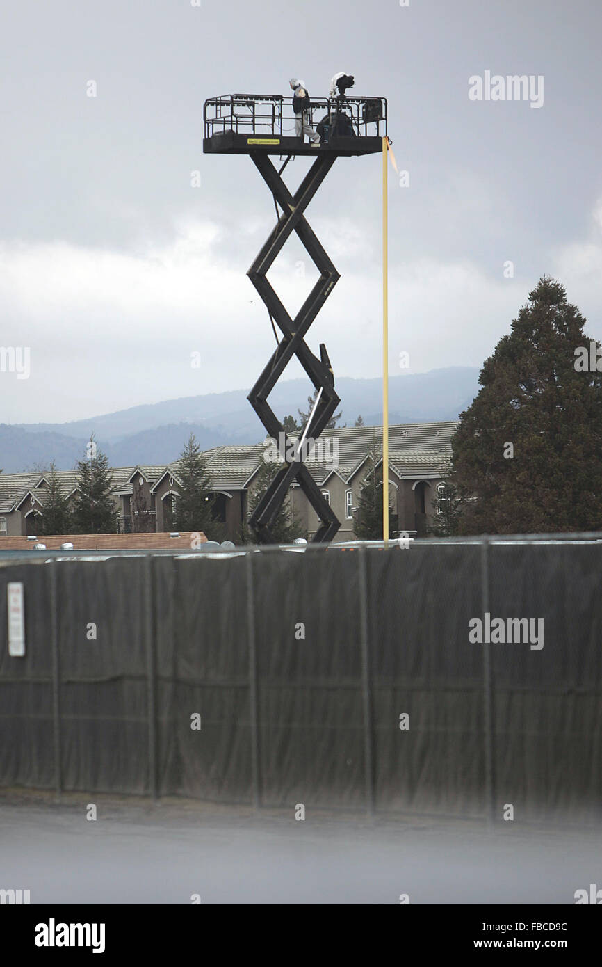 Napa, CA, USA. 30th Dec, 2015. A scissor lift overlooks the practice ...