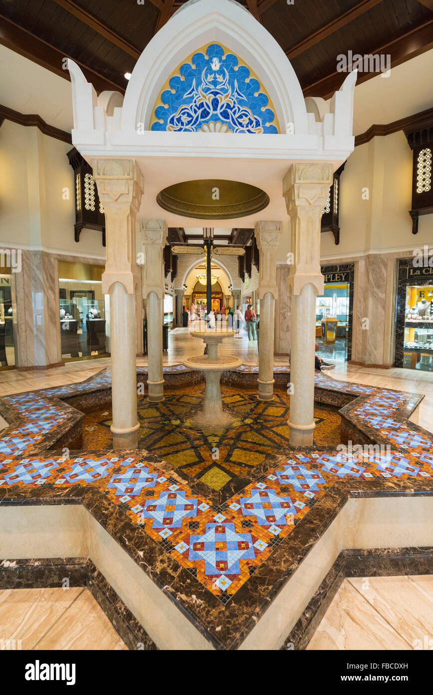 Shopping mall interior architecture hi-res stock photography and images ...