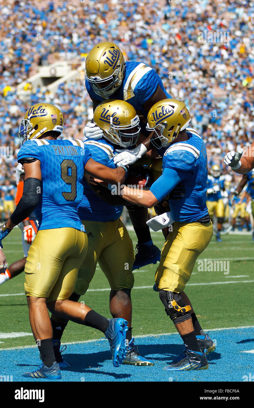 Touchdown celebration hi-res stock photography and images - Alamy