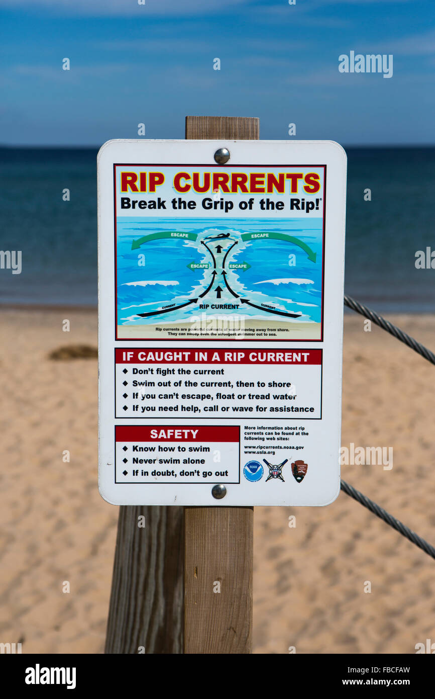 Rip current warning sign Stock Photo - Alamy