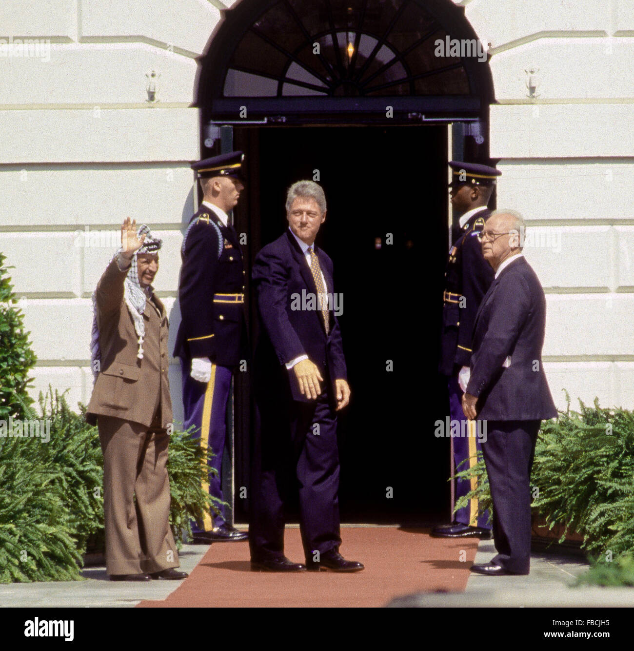 Signing of the oslo accords 1993 hi-res stock photography and images ...