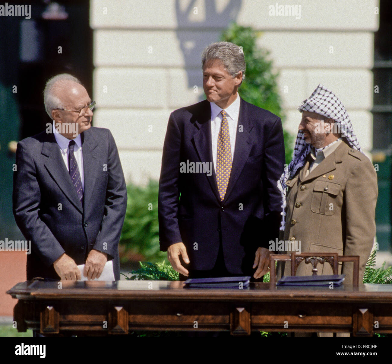 Signing of oslo accords hi-res stock photography and images - Alamy
