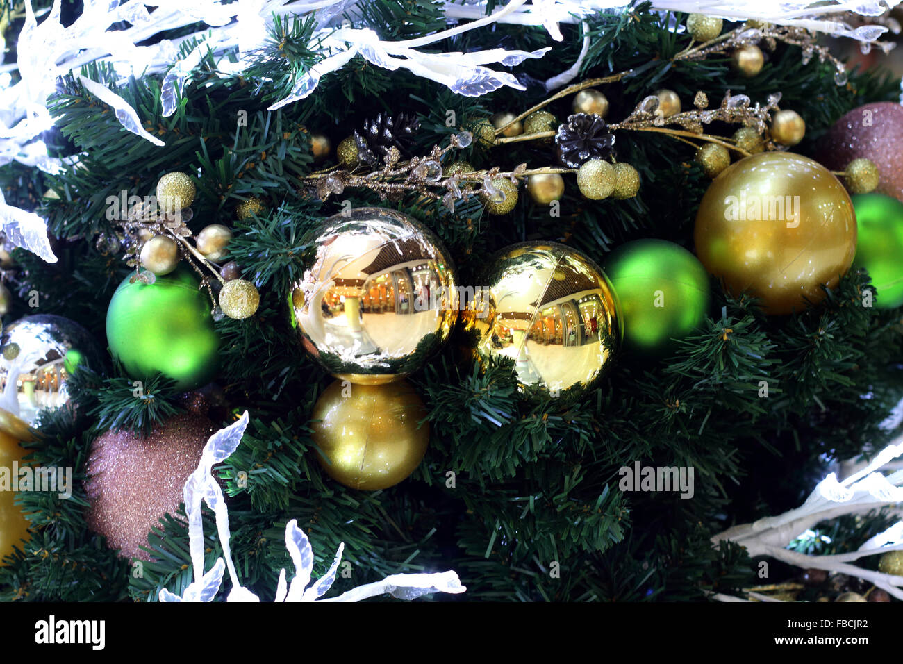 Close up of Christmas ornaments on a Christmas tree Stock Photo - Alamy