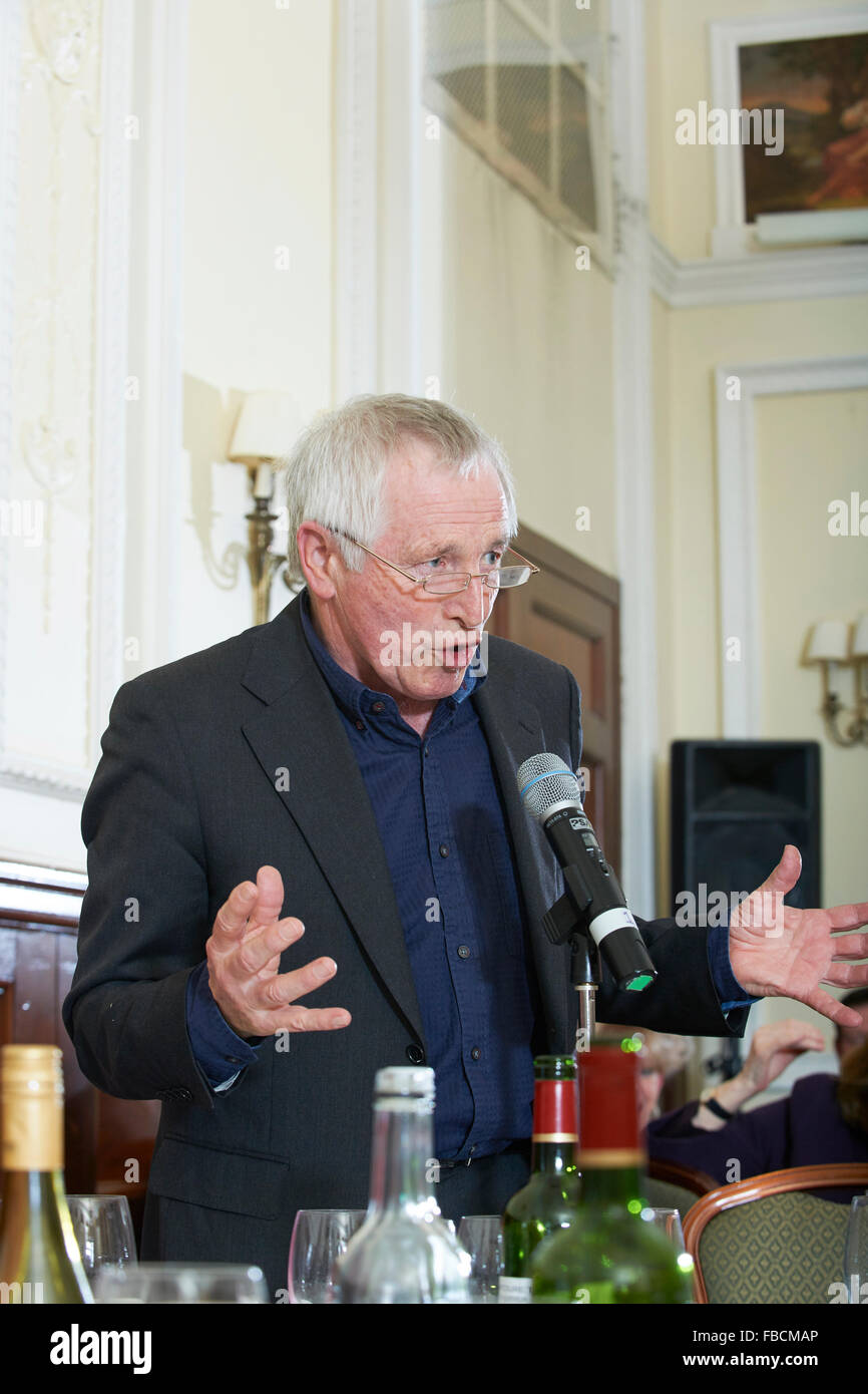 Tv presenter jonathan dimbleby hi-res stock photography and images - Alamy