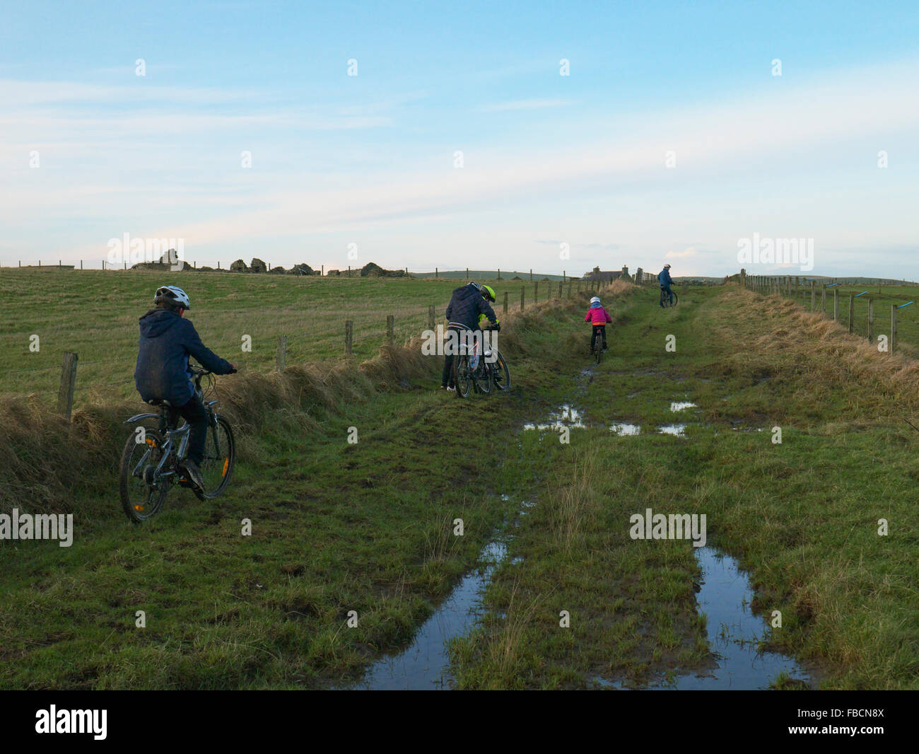 Children cycling hi-res stock photography and images - Alamy